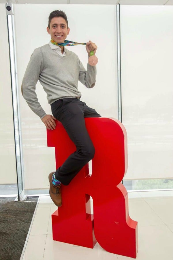 Ismael Hernández muestra las cinco 'caras' de su vida