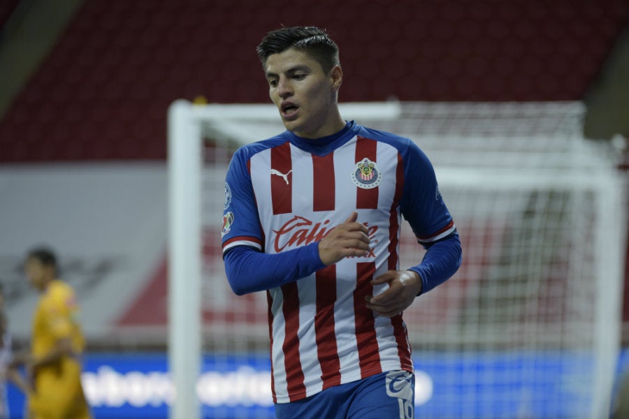 Chivas: Ronaldo Cisneros anunció que tiene Coronavirus
