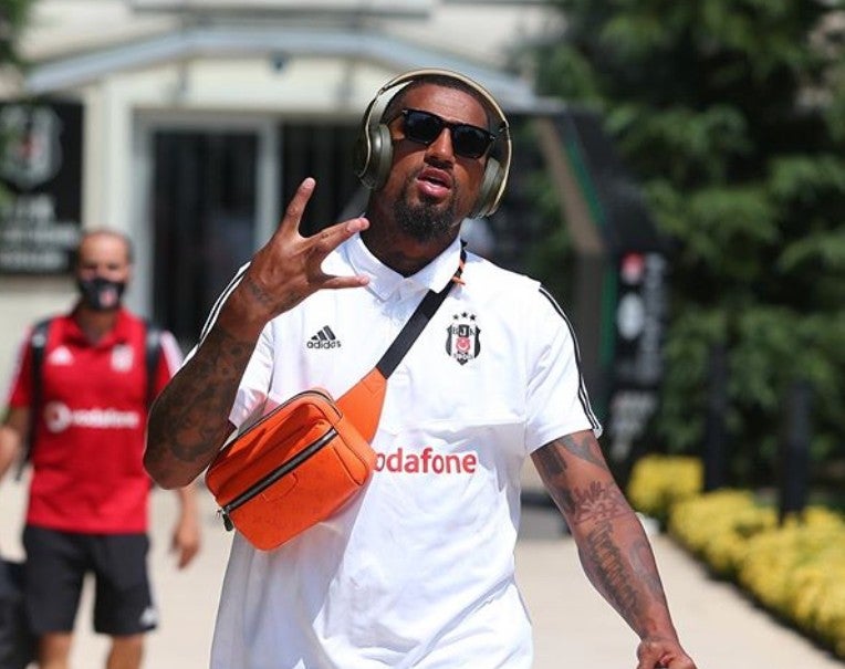 Video: Kevin-Prince Boateng saltó 10 metros desde su yate y retó a ...