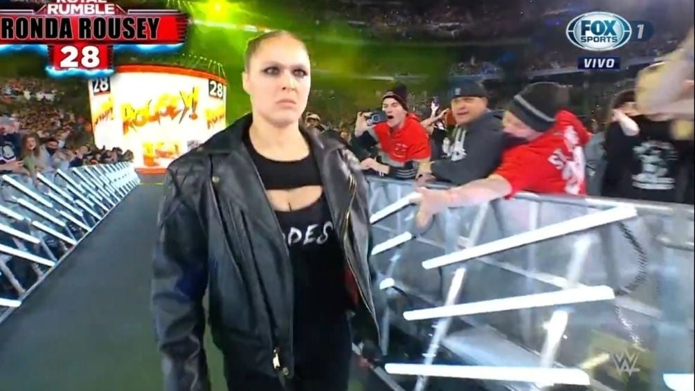 Ronda Rousey tuvo triunfal regreso a WWE y ganó el Royal Rumble Femenil