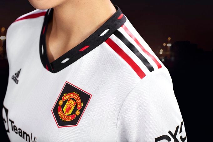 Manchester United: Presentó su uniforme de visitante para la siguiente ...