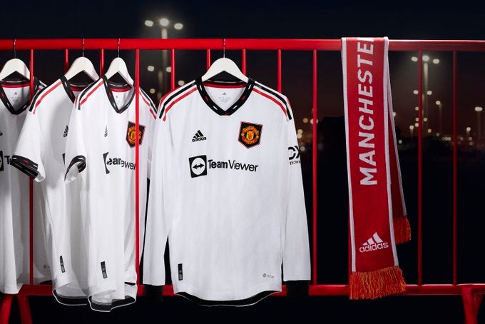 Manchester United: Presentó su uniforme de visitante para la siguiente ...