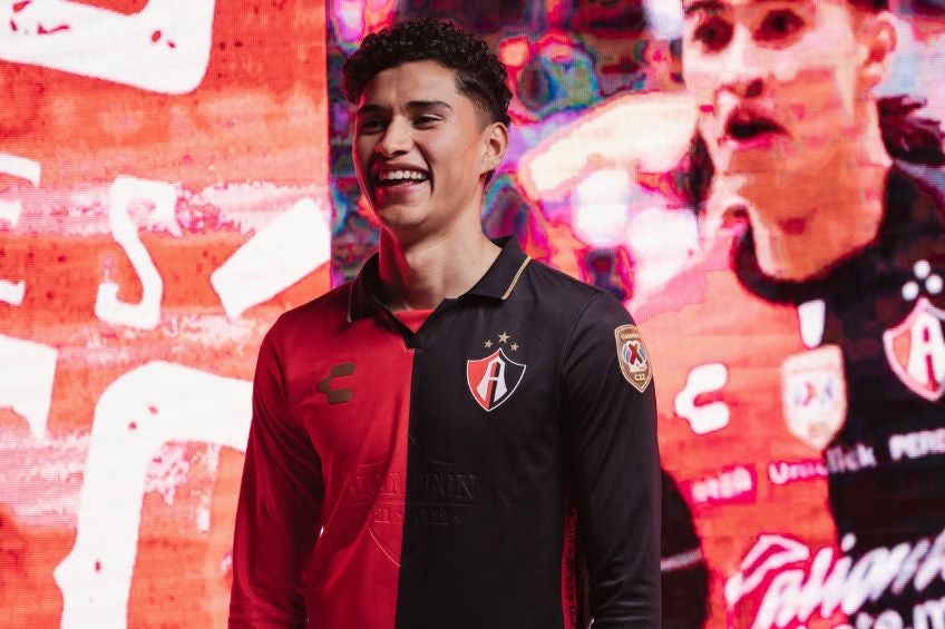 Atlas: Lanzó playera conmemorativa por el Bicampeonato