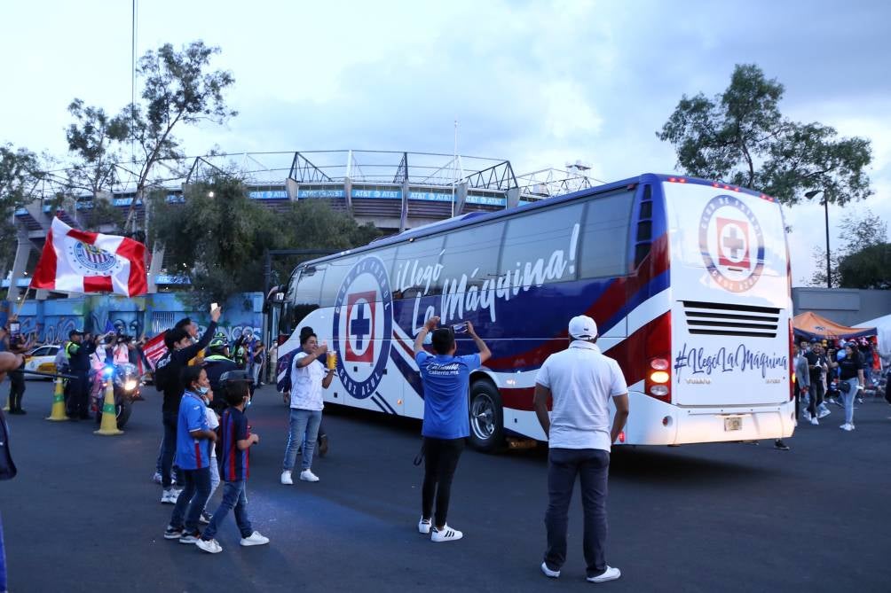 Chivas vs Cruz Azul: Se presentó conato de bronca previo al inicio del ...