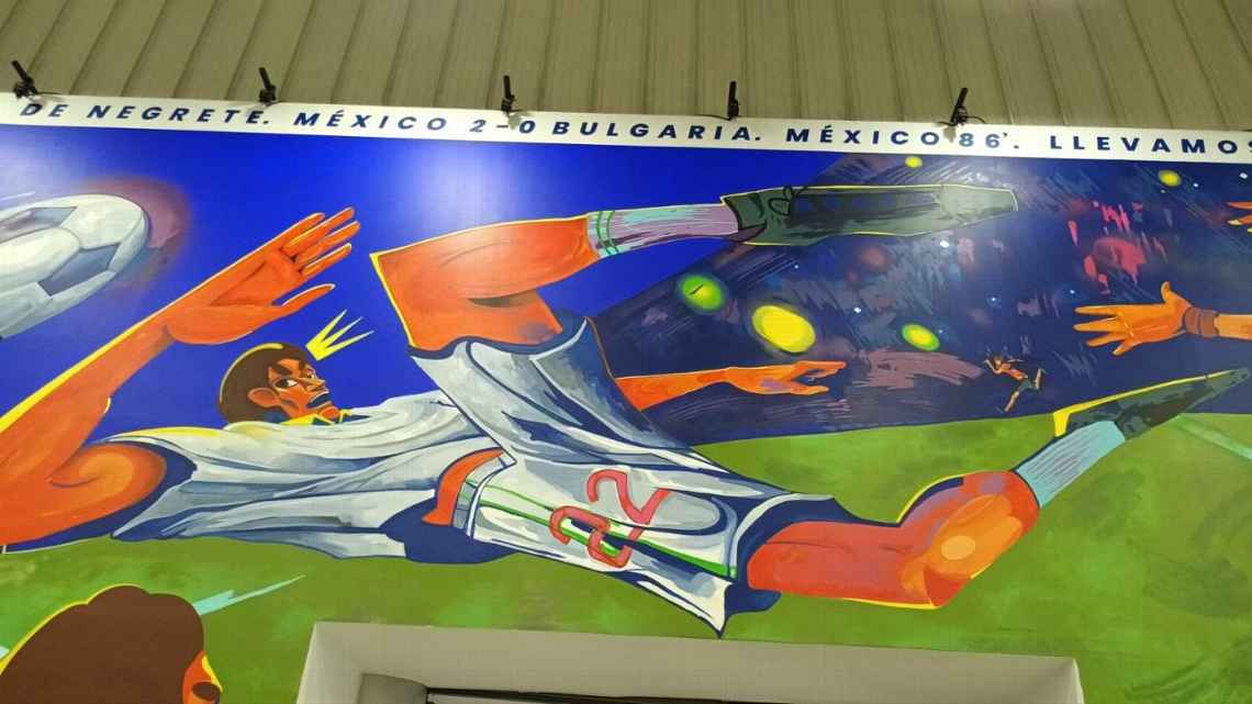Manuel Negrete: Fue homenajeado con un mural en una tienda deportiva