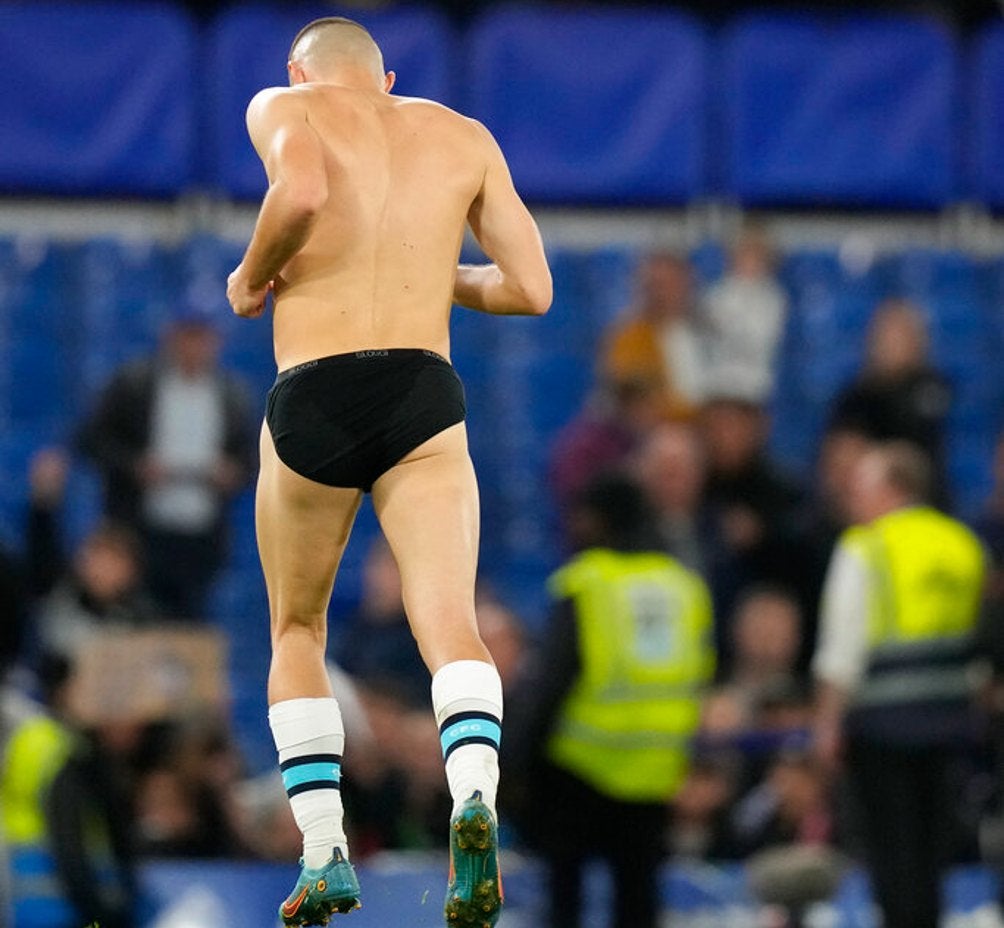 Premier League: Mateo Kovacic salió del campo semidesnudo tras partido del Chelsea