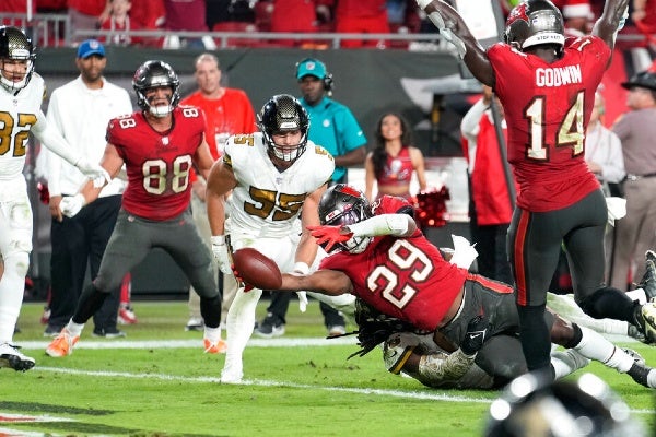 NFL: Buccaneers logran remontada ante los Saints en el último cuarto del MNF
