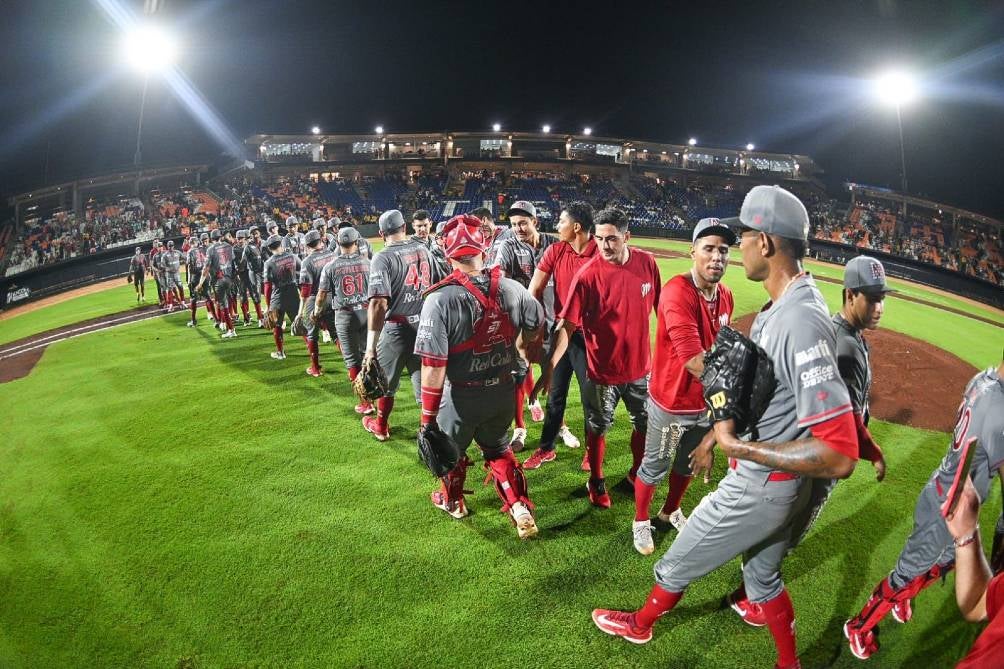 Diablos Rojos del México igualaron la serie 2-2 ante Tigres de Quintana Roo