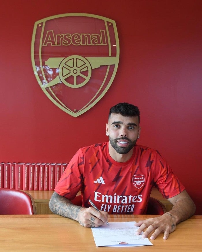 Arsenal refuerza su portería con la llegada de David Raya