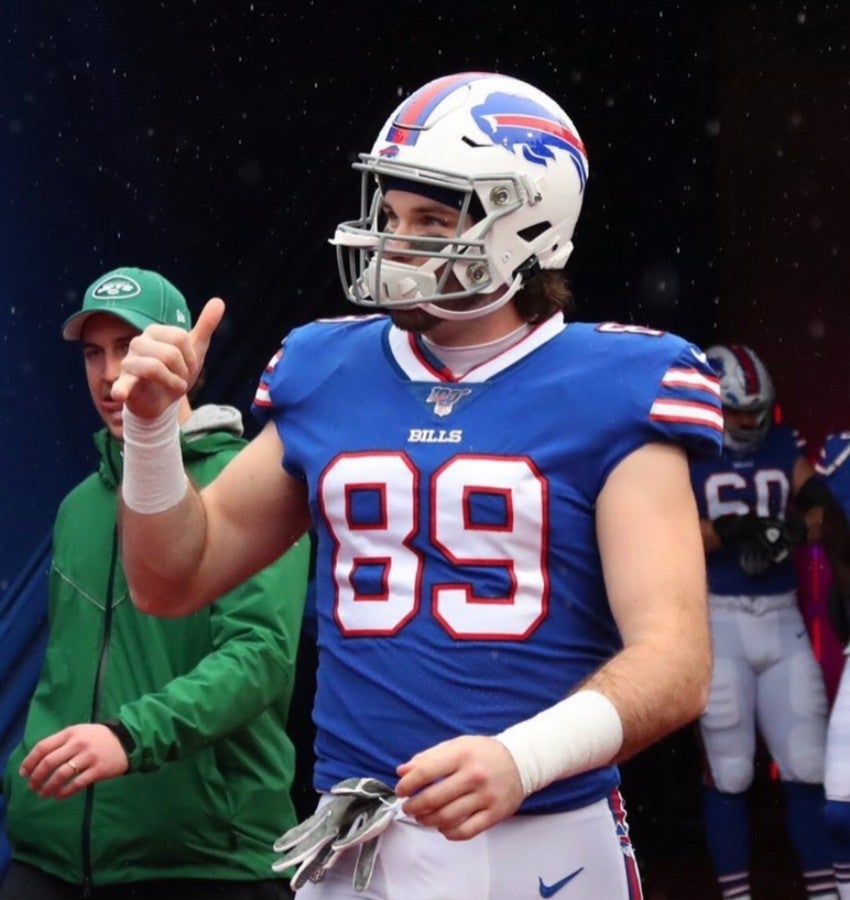 NFL: Tommy Sweeney, jugador de los Giants, se desplomó en plena práctica