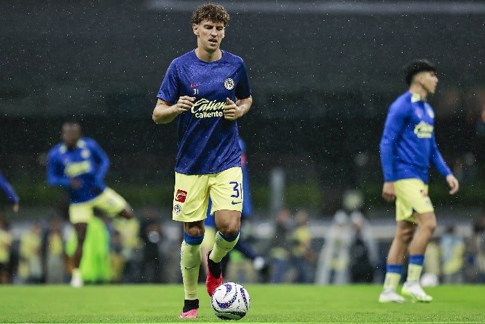 Igor Lichnovsky tiene total disposición en el América: 'Hasta de masajista si es necesario'