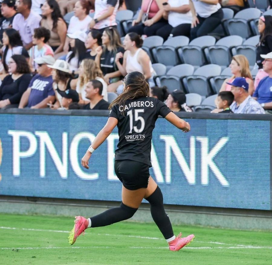 Scarlett Camberos regresa al Estadio Azteca tras irse de México por ...