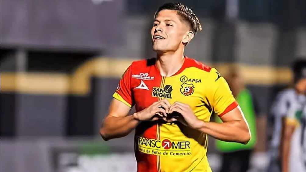 Jesús Godínez, canterano de Chivas, es líder goleador en Costa Rica