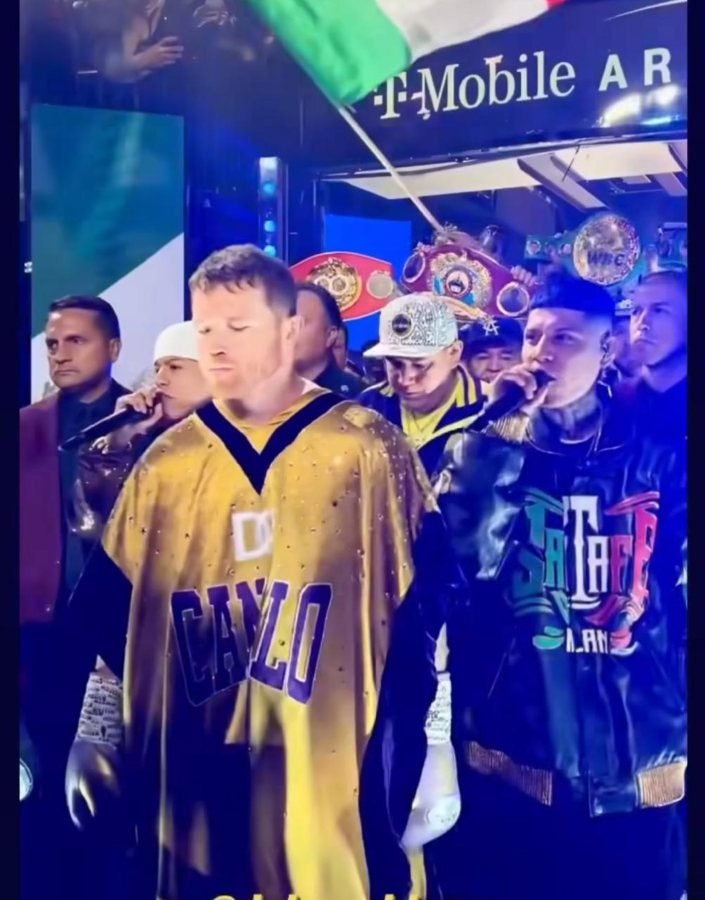 Canelo Álvarez encendió el T-Mobile Arena durante este sábado
