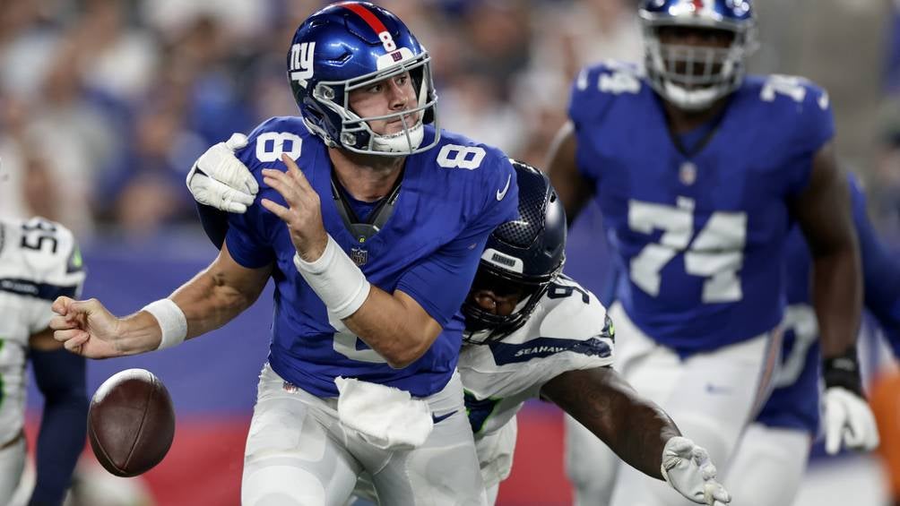 Giants: Daniel Jones ausente en los entrenamientos por lesión en el cuello