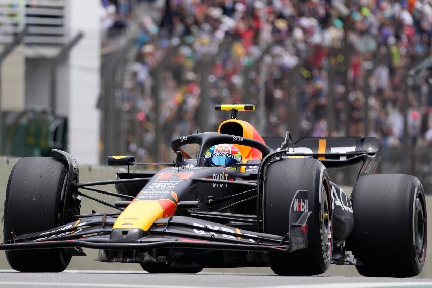 Checo Pérez largará P9 en el GP de Brasil; Verstappen obtiene pole position