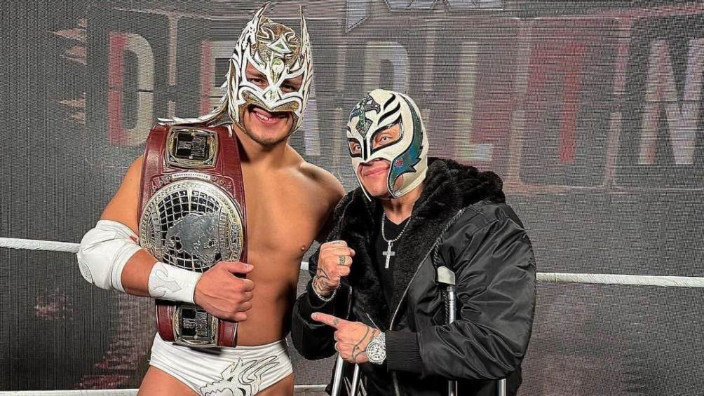 WWE: El noble gesto de Dragon Lee con un niño de las gradas