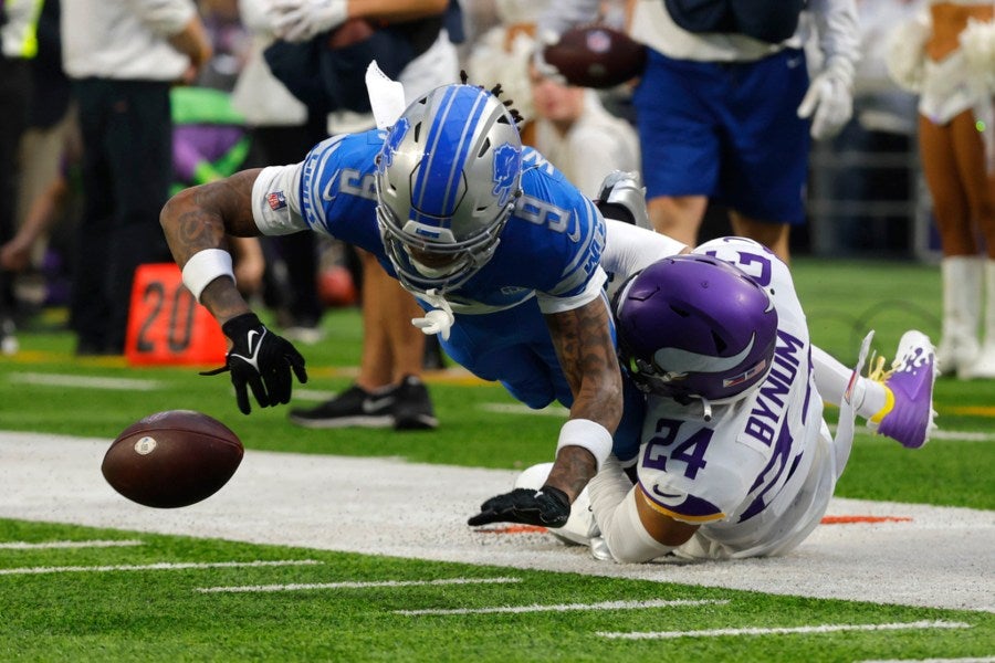 Camryn Bynum protagoniza momento chusco al festejar un TD en el Lions vs Vikings