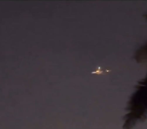 Video: Avión se incendia en pleno vuelo y tiene que aterrizar de emergencia