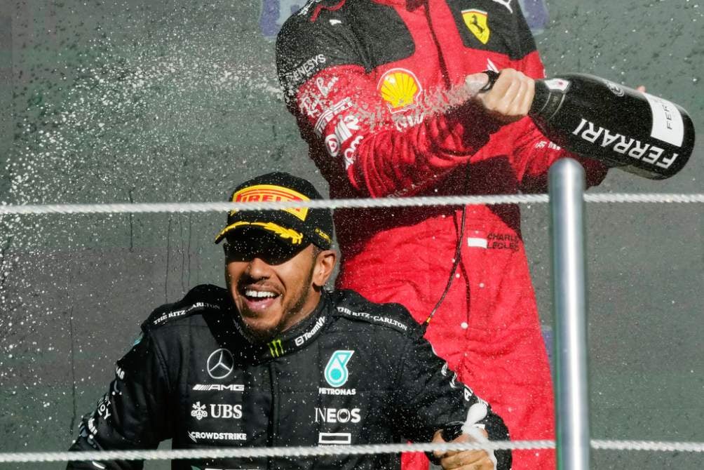 ¡Oficial! Lewis Hamilton saldrá de Mercedes y llegará a Ferrari en 2025