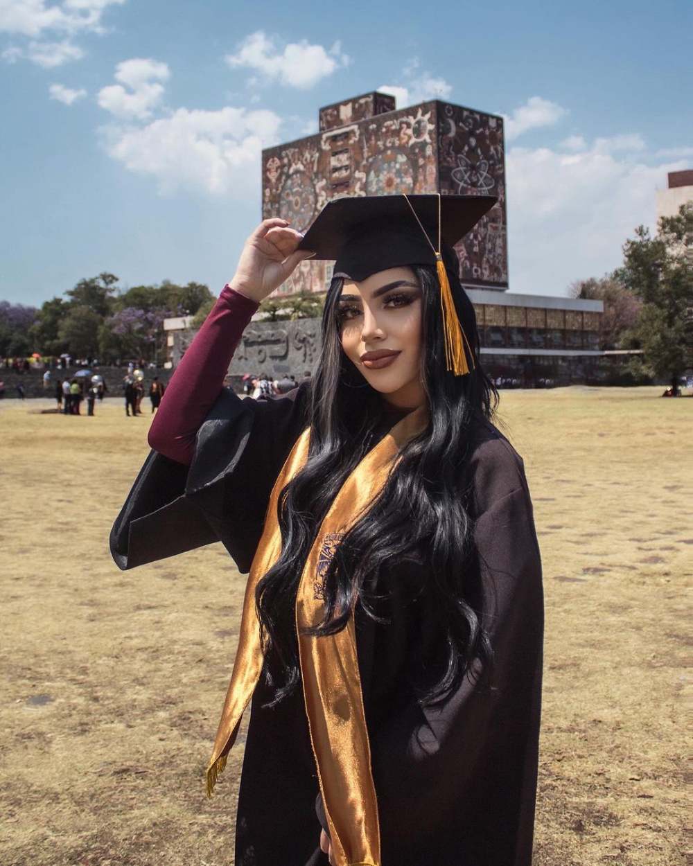 ¡Dj Foxy, hermana de Bellakath, se gradúa! La llaman “La Abogada del ...