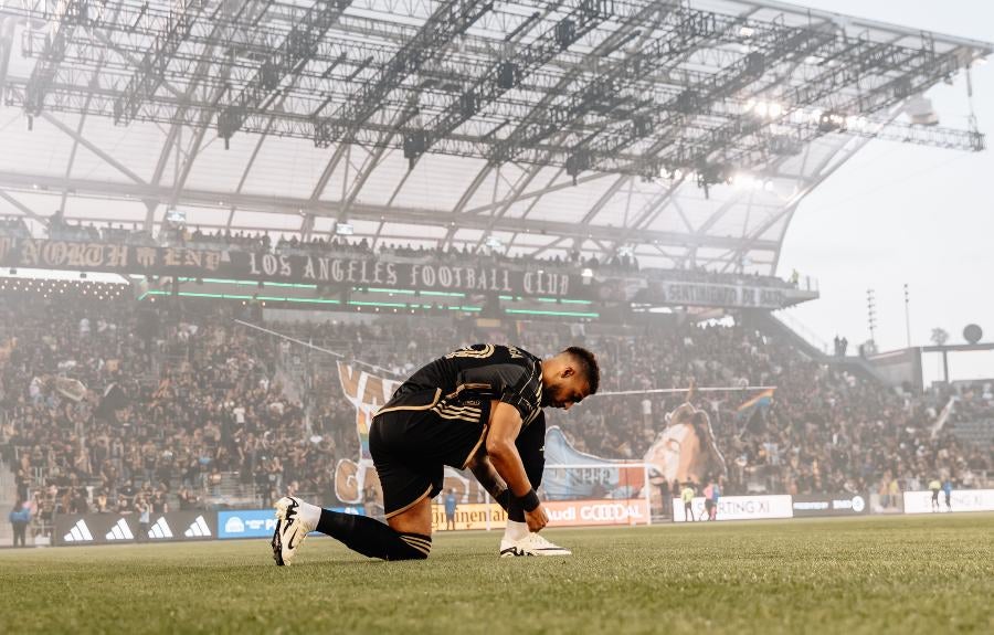 Afición de LAFC saca tifo en honor a Juan Gabriel celebrando a la ...