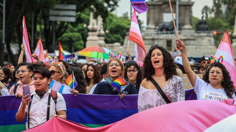Diversos contingentes de la comunidad LGBT+ se unieron a la "Marcha Lencha"