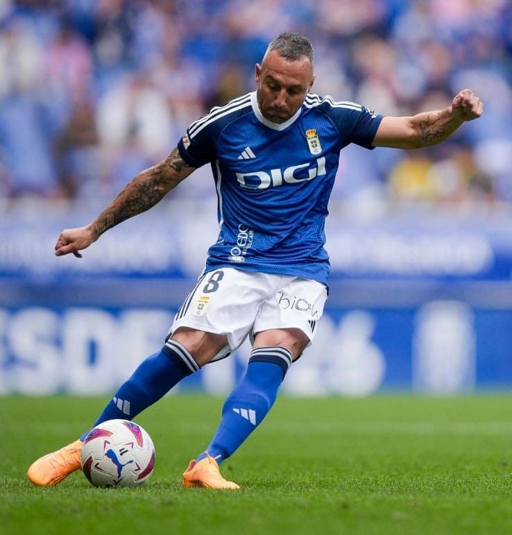 ¡Oficial! Santi Cazorla continuará una temporada más en el Real Oviedo
