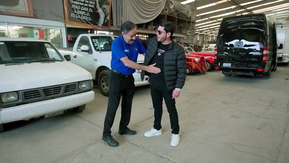 ‘Mexicánicos’ 10 años: Reparando la vieja Bronco de Lenin Ramírez