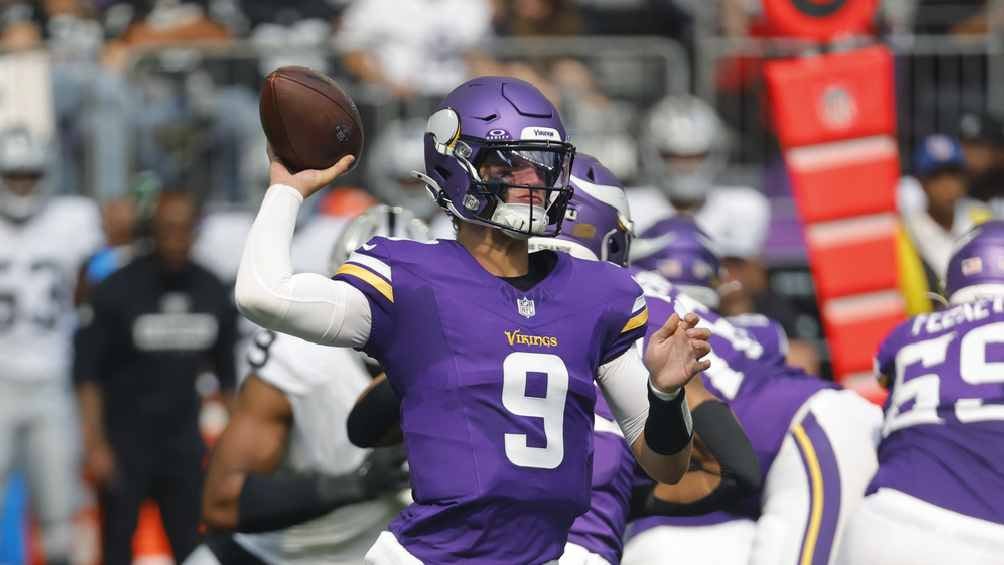 ¿El nuevo QB titular? Vikings firman a Matt Corral tras lesión de JJ McCarthy