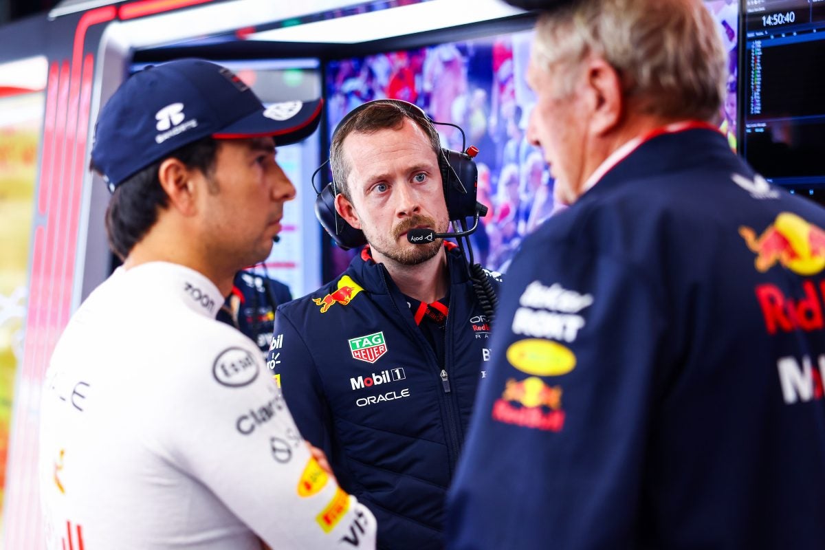 Checo Pérez subirá de nivel cuando Verstappen vuelva a ganar, opinó Helmut Marko