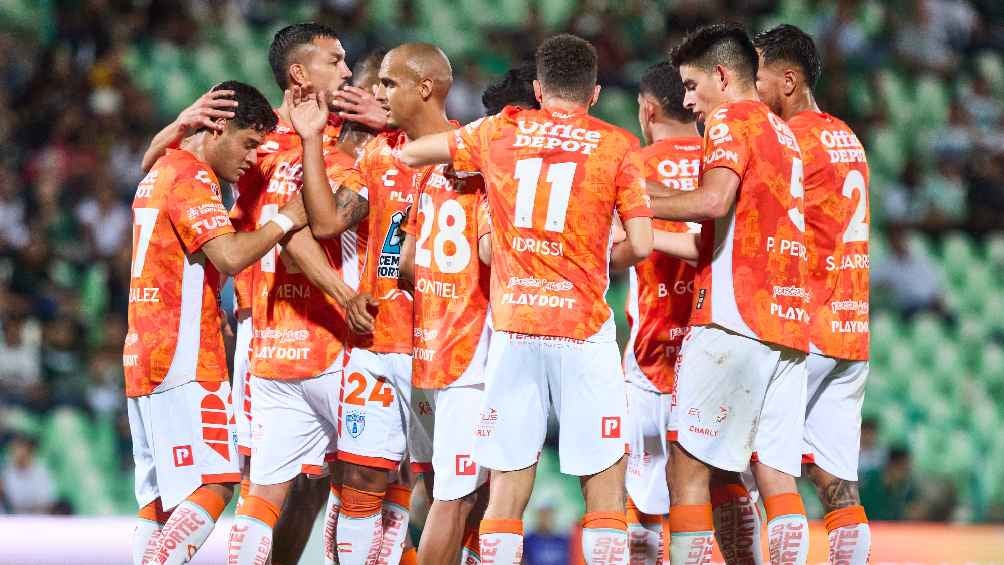 Santos y Pachuca se mantienen en el fondo de la tabla tras empatar en ...