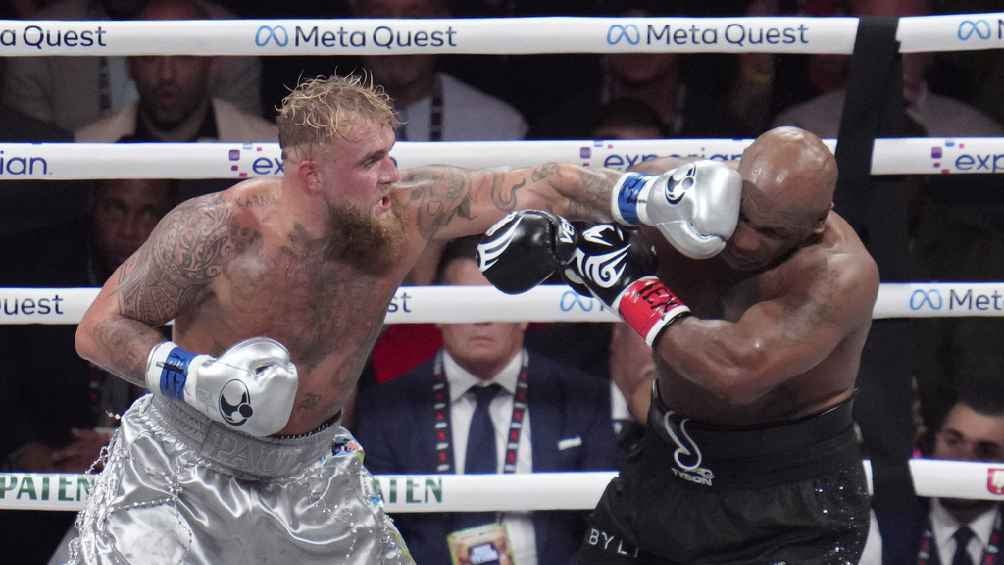 ¡Enloqueció! Fan destruye su televisión tras la derrota de Mike Tyson ... ¡Enloqueció! Fan destruye su televisión tras la derrota de Mike Tyson ...