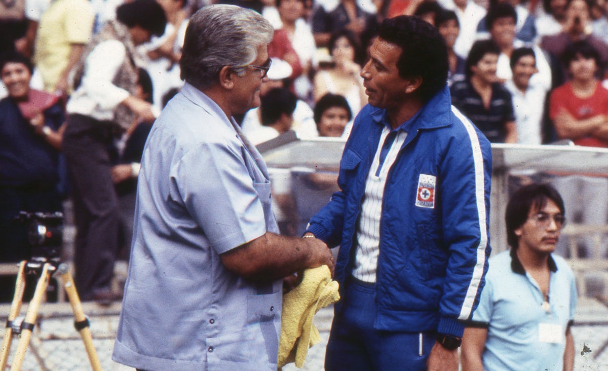 ¿Carlos Miloc con Rayados? El grave error en la serie de Chespirito que reescribe la historia