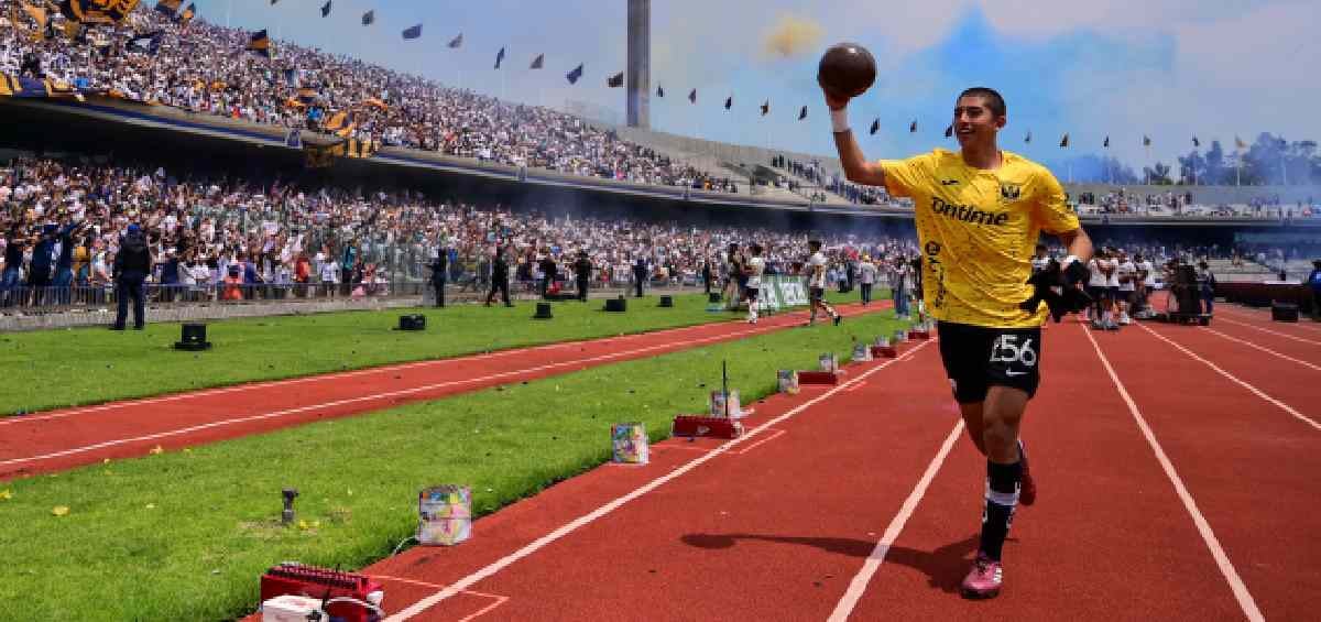 Rodrigo Parra repite como titular con Pumas; afición lo arropa tras sus ...