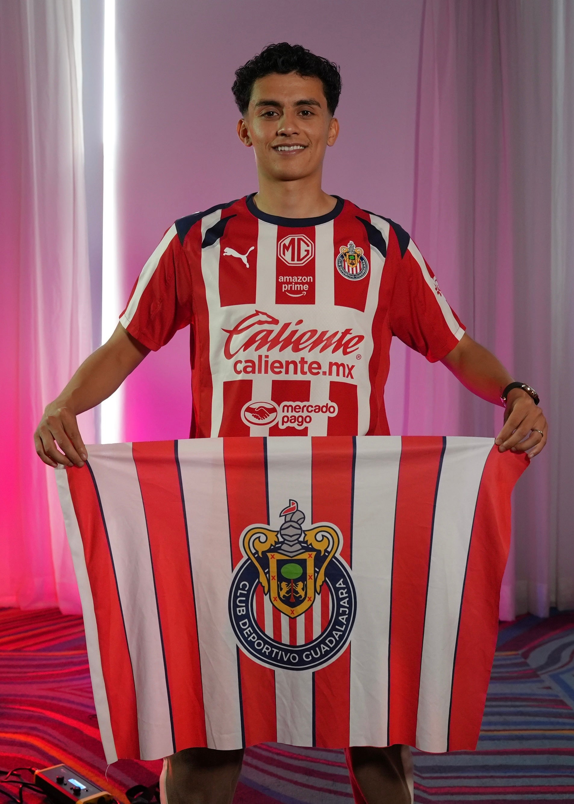 ¡Oficial! Richard Ledezma se convierte en refuerzo de Chivas para el ...