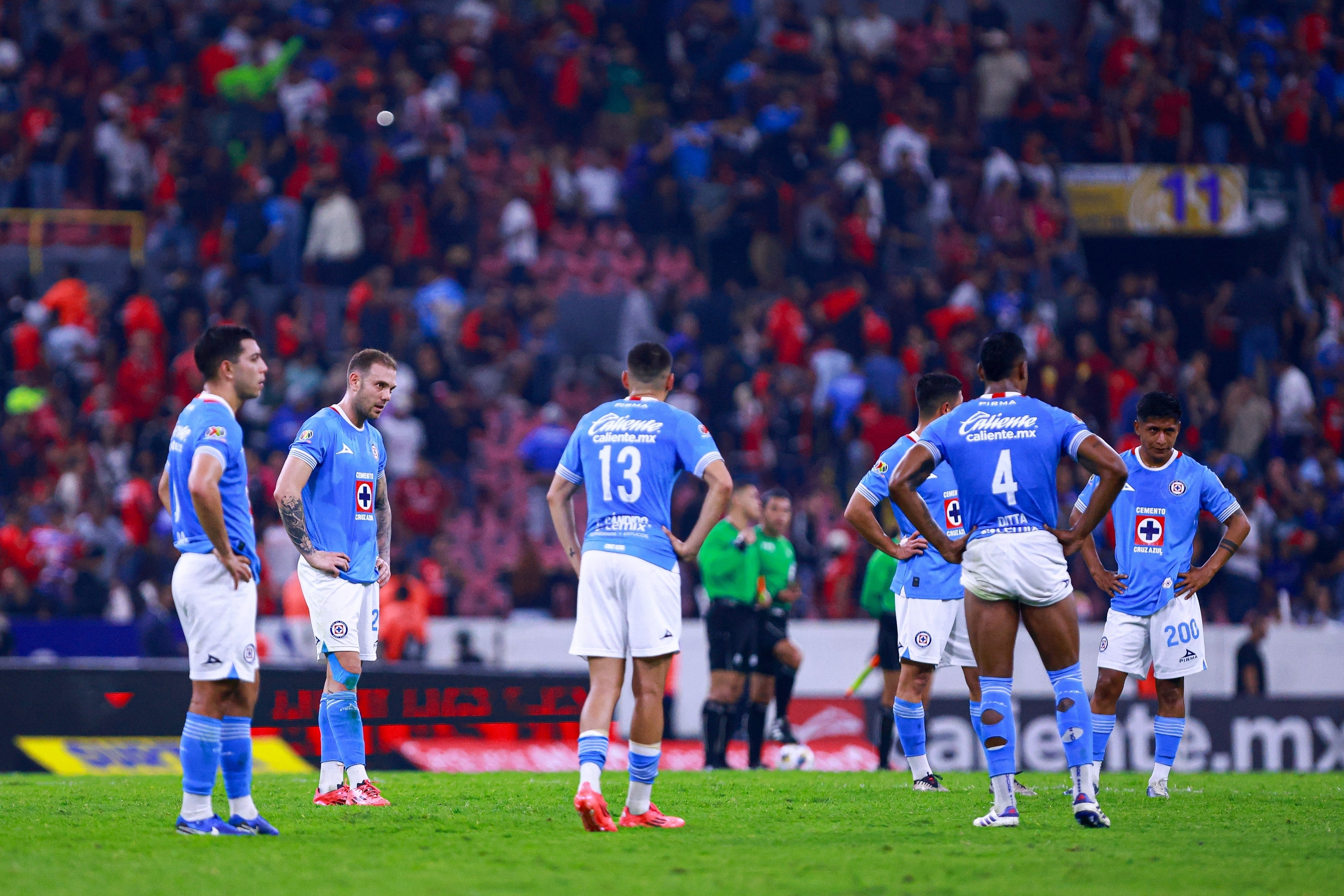 Camilo Cándido y Carlos Vargas cerca de salir de Cruz Azul