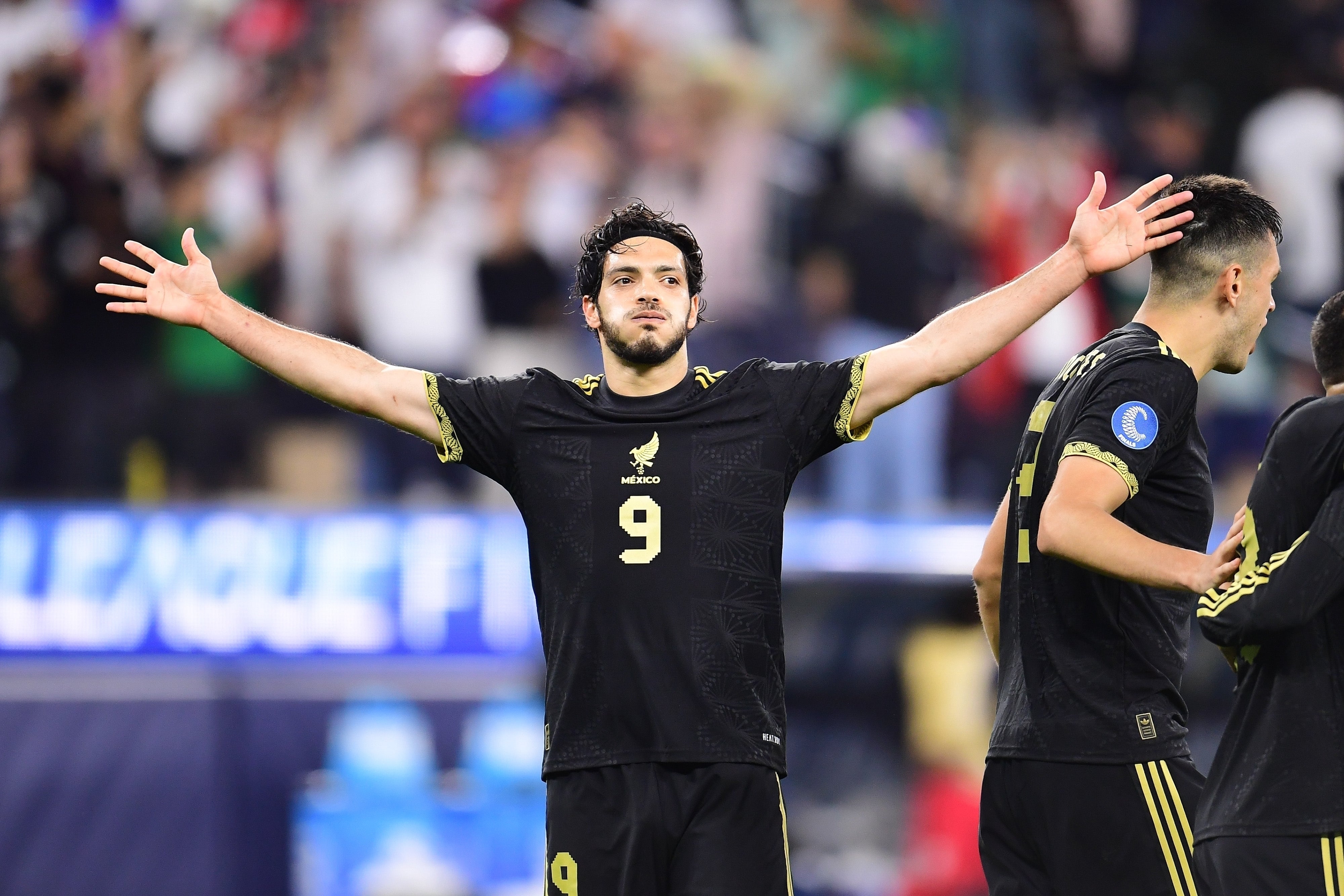 Raúl Jiménez, campeón Olímpico, de Copa Oro y de Nations League con ...