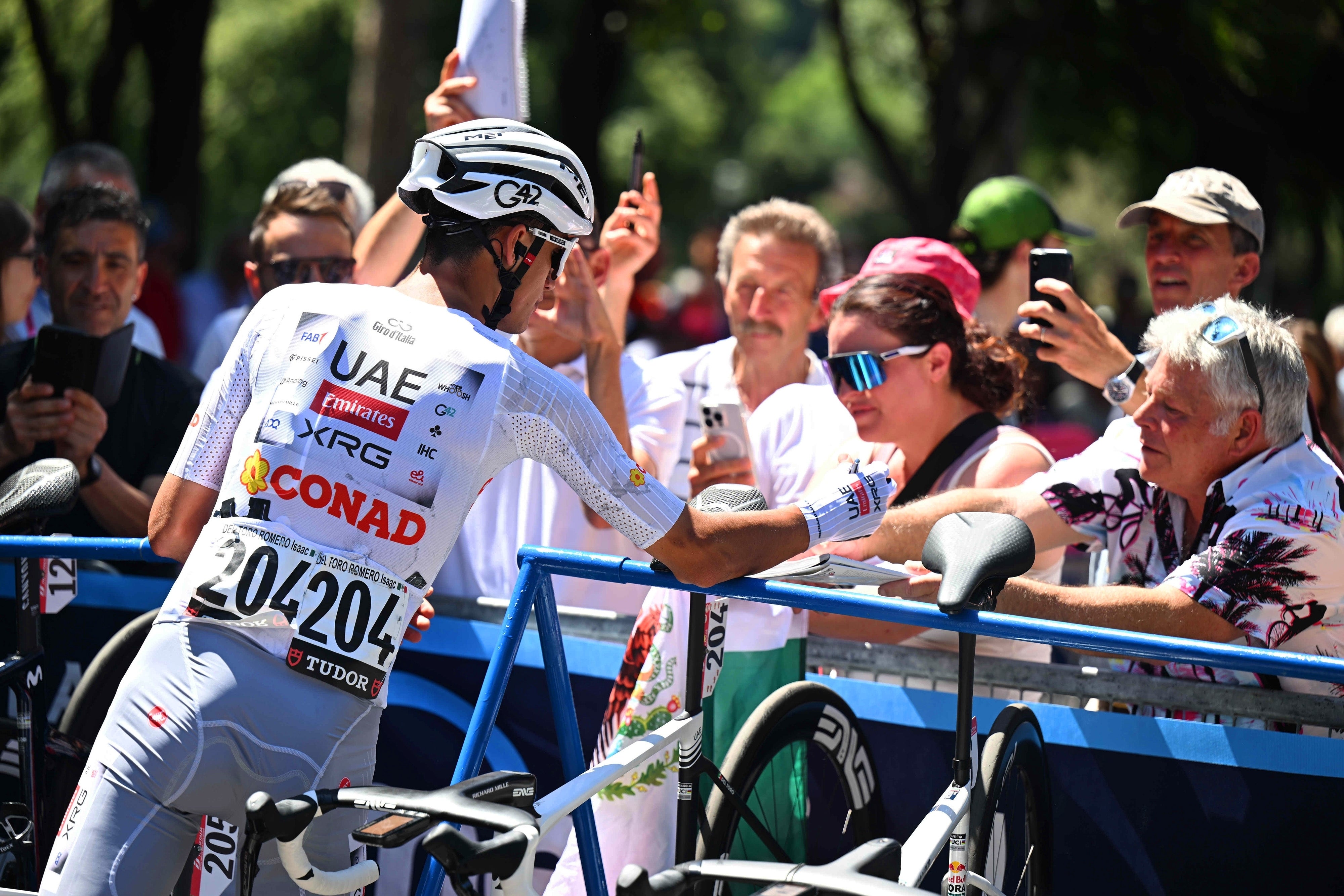Padre de Isaac Del Toro relata el camino hasta Giro de Italia 2025 ...