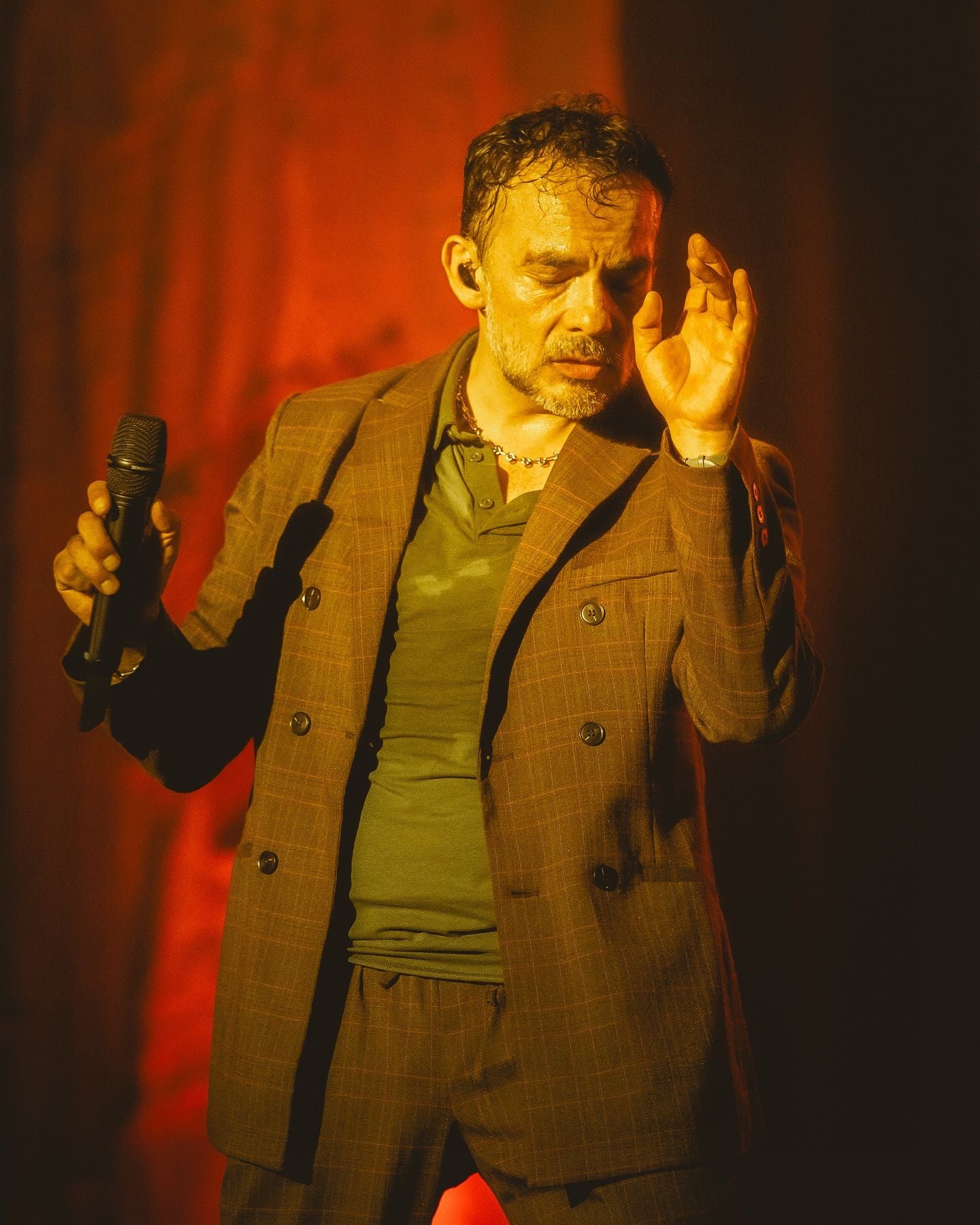 Los Bunkers cancelan show de último momento ¡Esto le pasó a su vocalista!