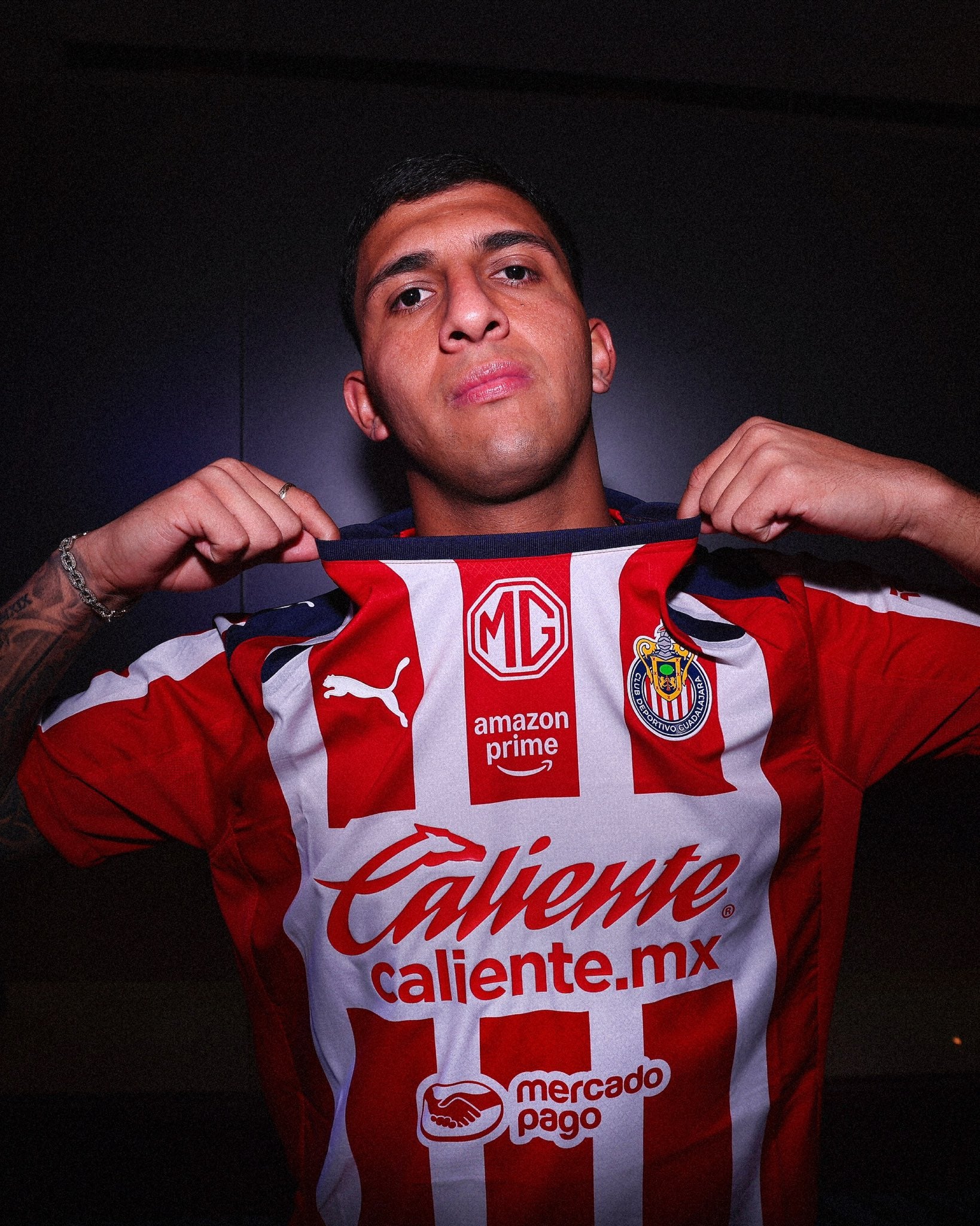 ¡Oficial! Bryan González es nuevo jugador de Chivas