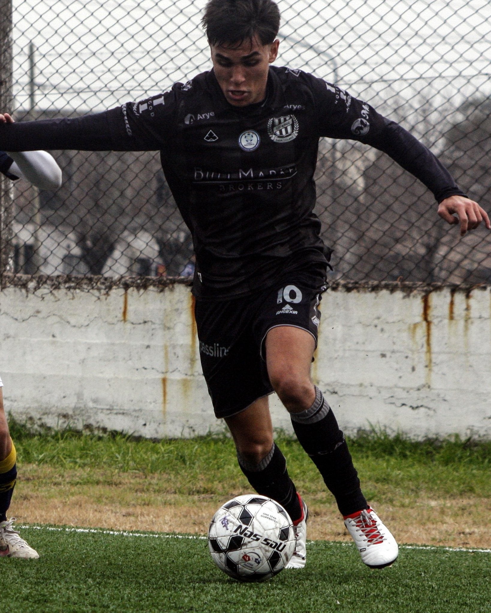 Tragedia en el futbol: Jugador argentino pierde la vida