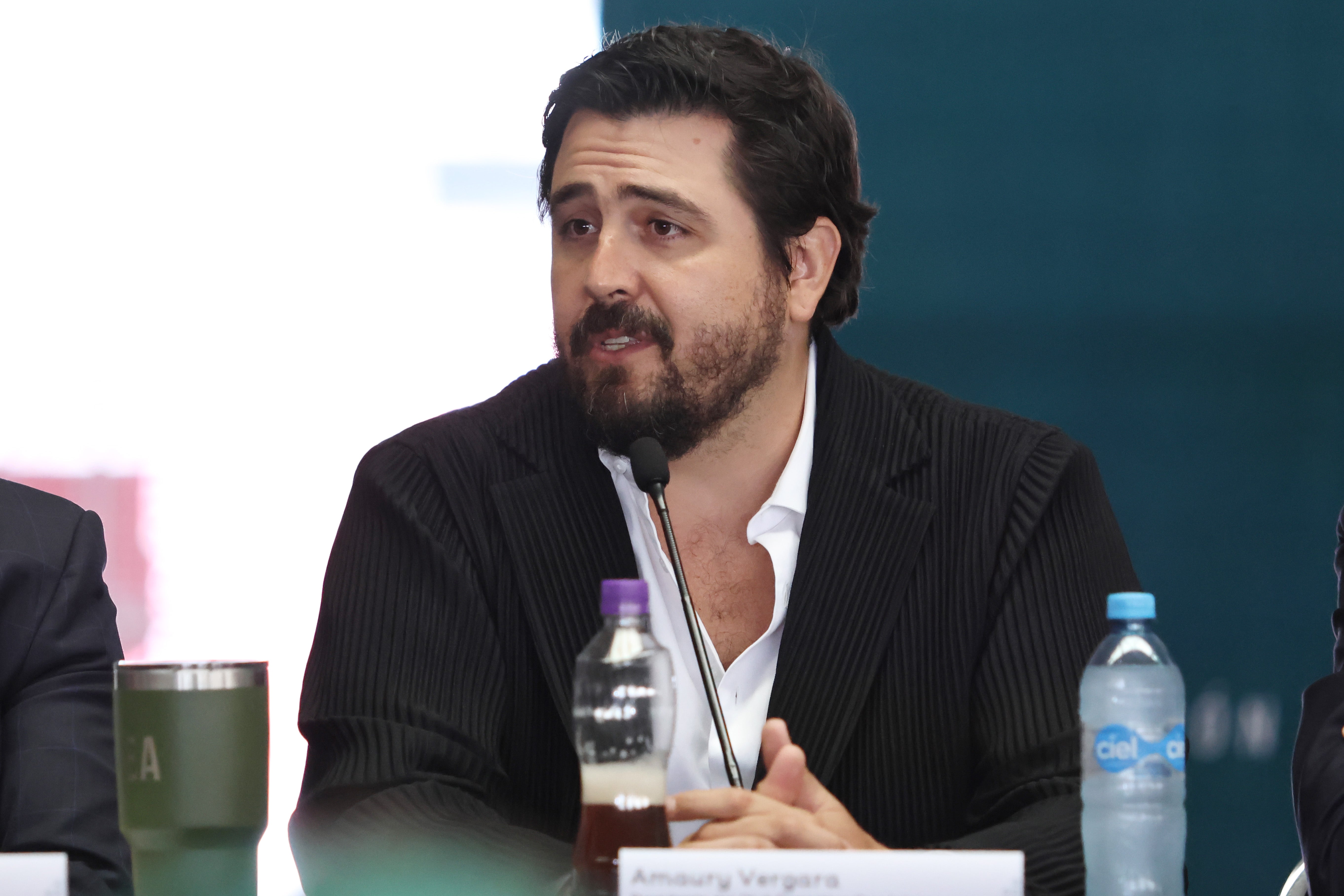 Simón Levy cierra capítulo con Chivas tras polémica propuesta de inversión