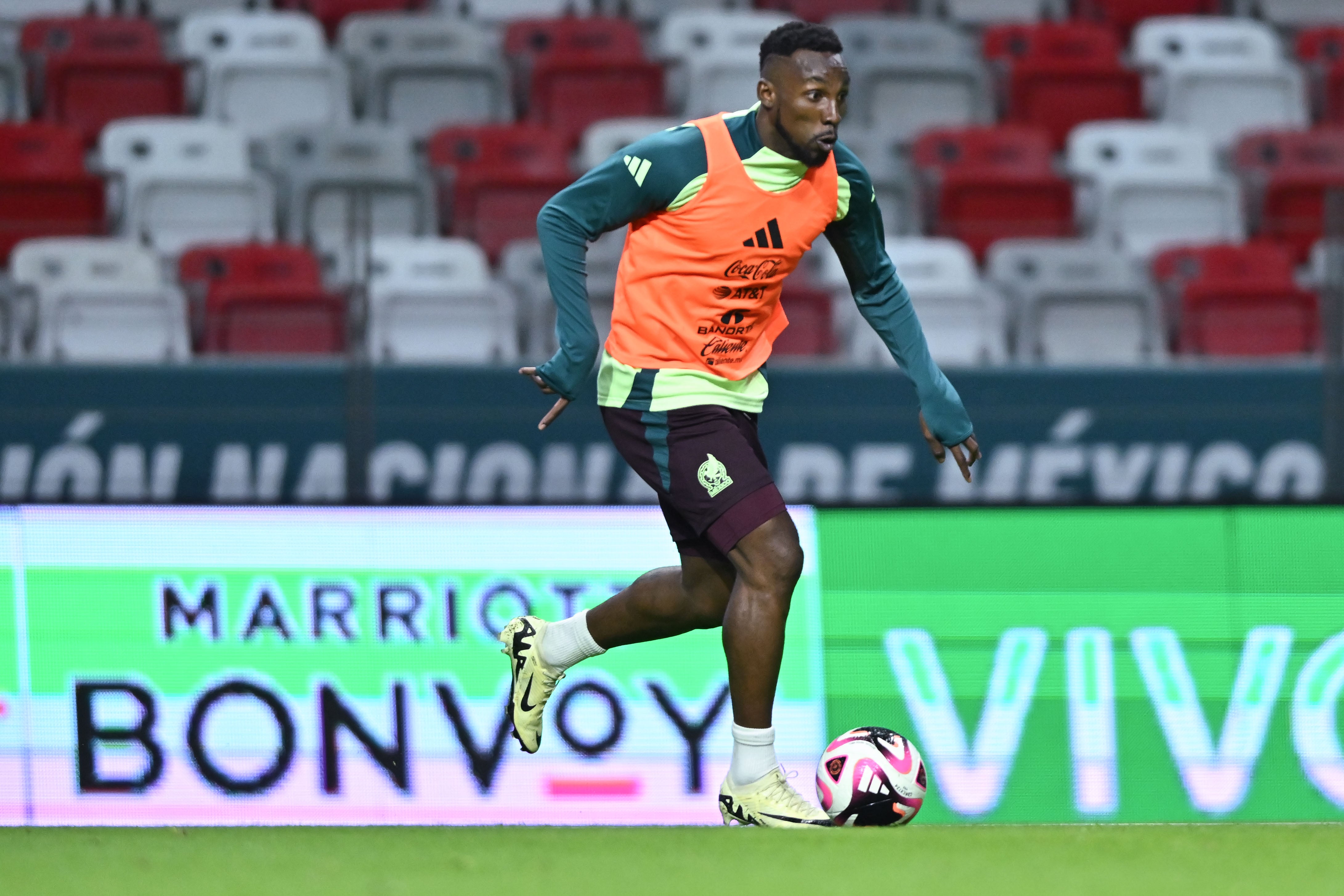 Julián Quiñones elogia trabajo de Javier Aguirre con el Tri: 'Hizo un ...