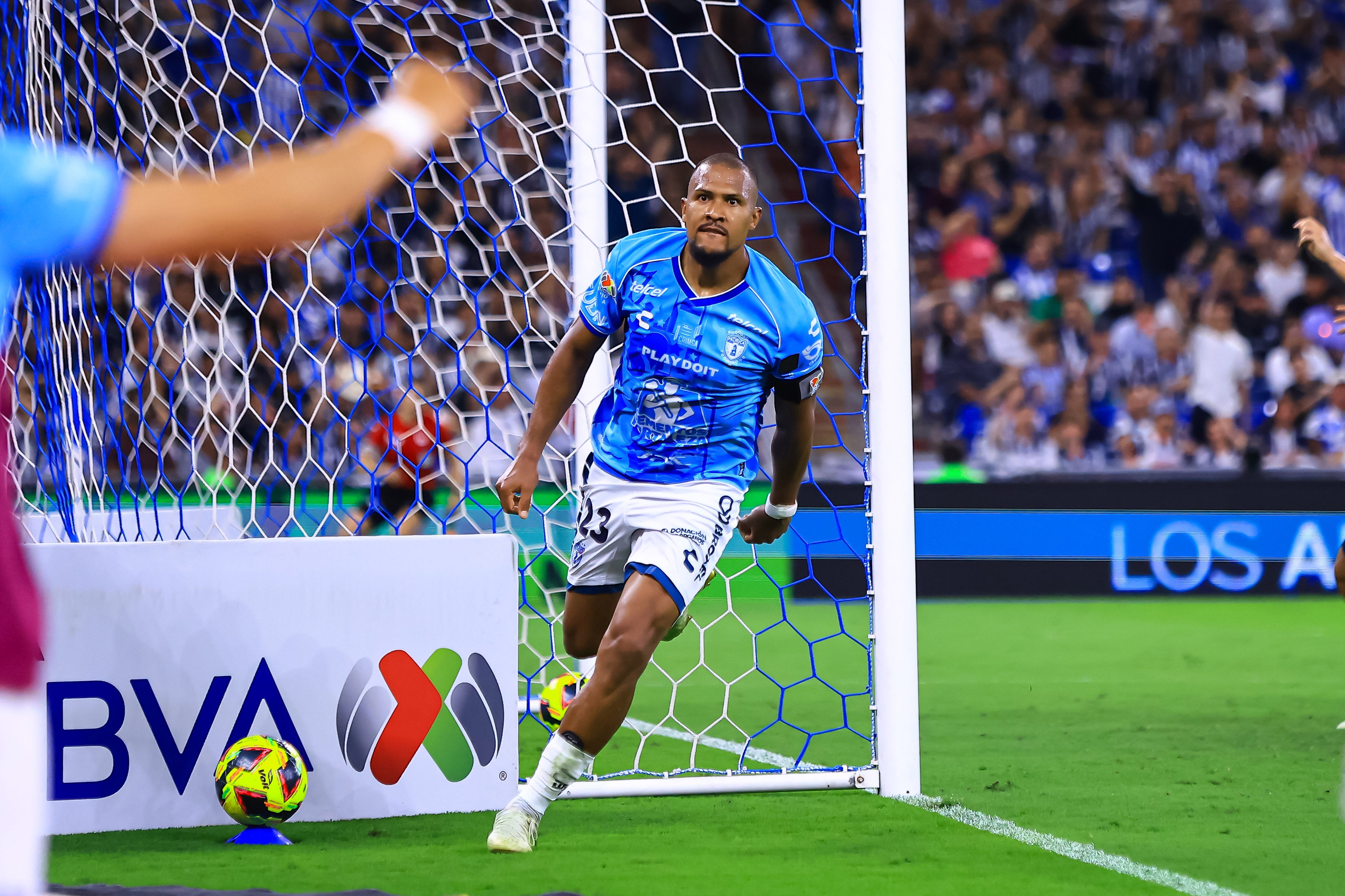 ¡A España! Salomón Rondón se despide de Pachuca para llegar a Real Oviedo