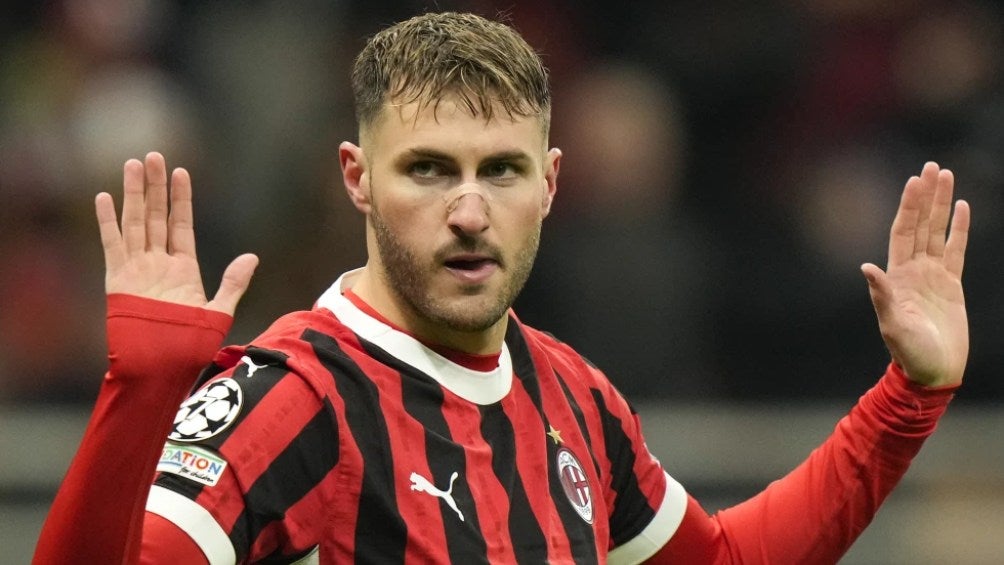 Milan de Santiago Giménez analizar firmar a Cesc Fàbregas como nuevo entrenador