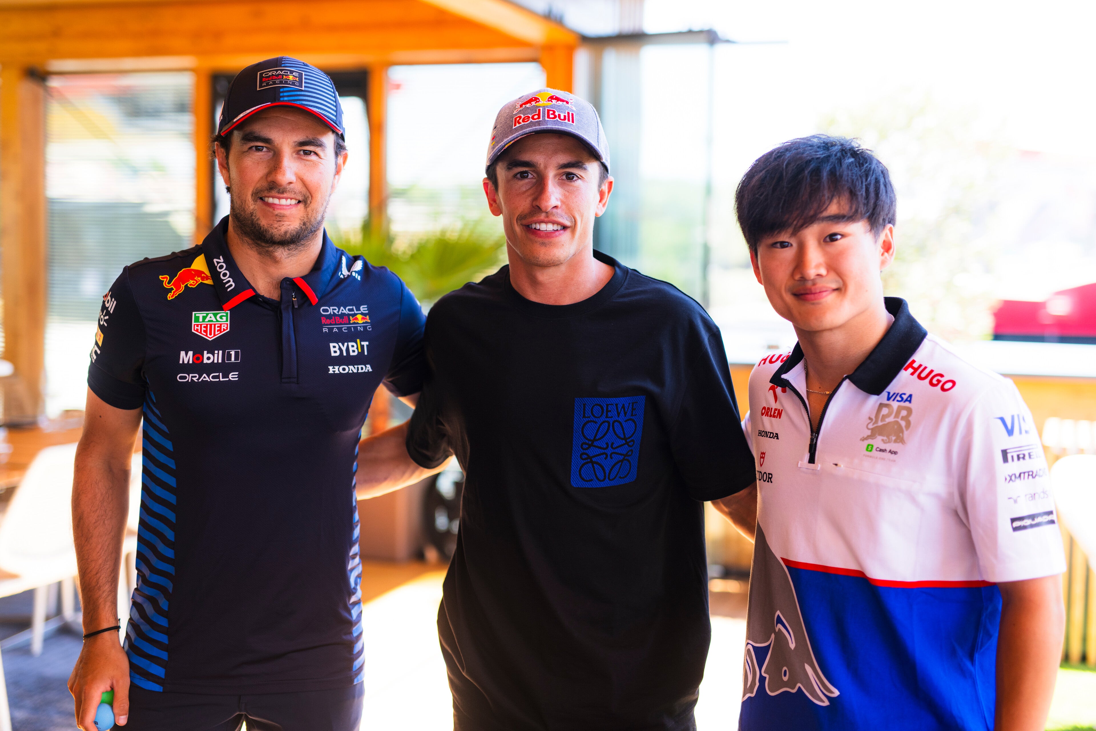 Afición en Japón no olvida a Checo Pérez, pese a apoyar a Yuki Tsunoda