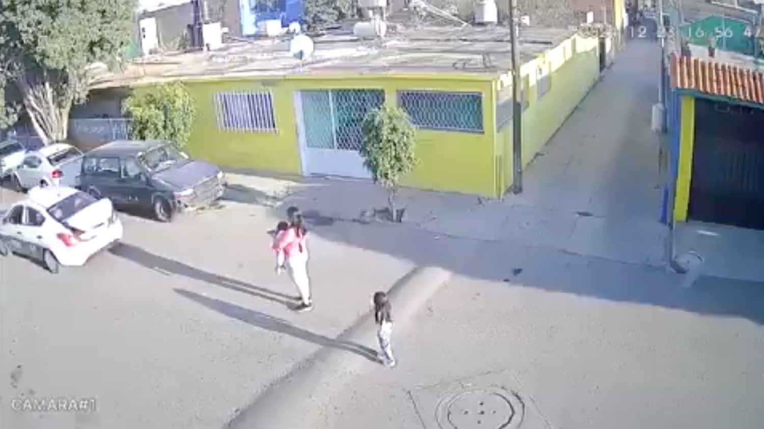 VIDEO: Taxista roba regalos navideños a una familia; su gremio lo busca ...