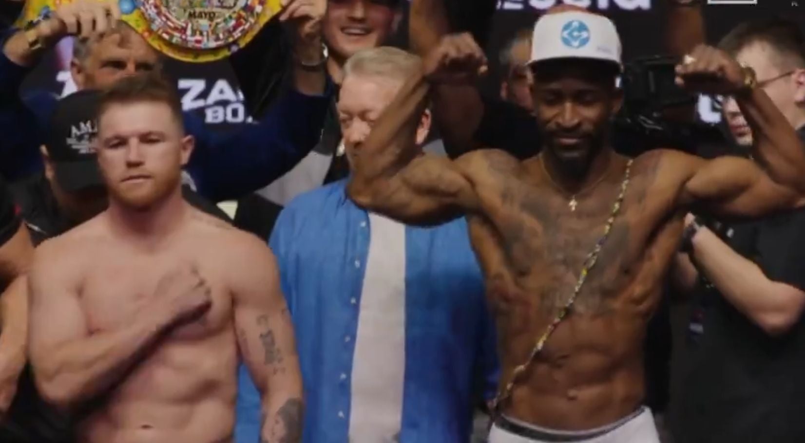 Canelo Álvarez y William Scull cumplen pesaje para pelea en Arabia