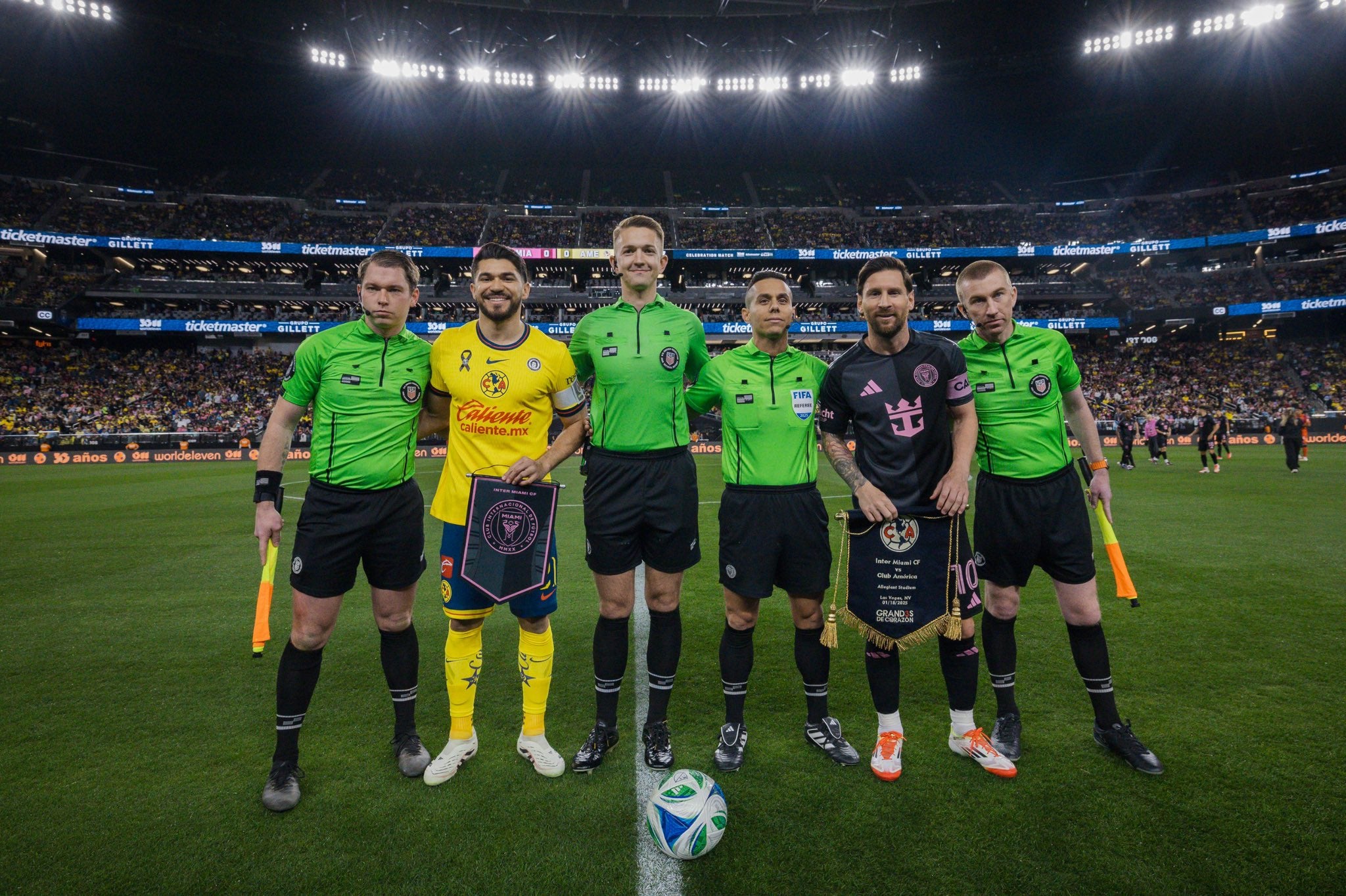 Henry Martín y Lionel Messi; el encuentro histórico en el América vs ...
